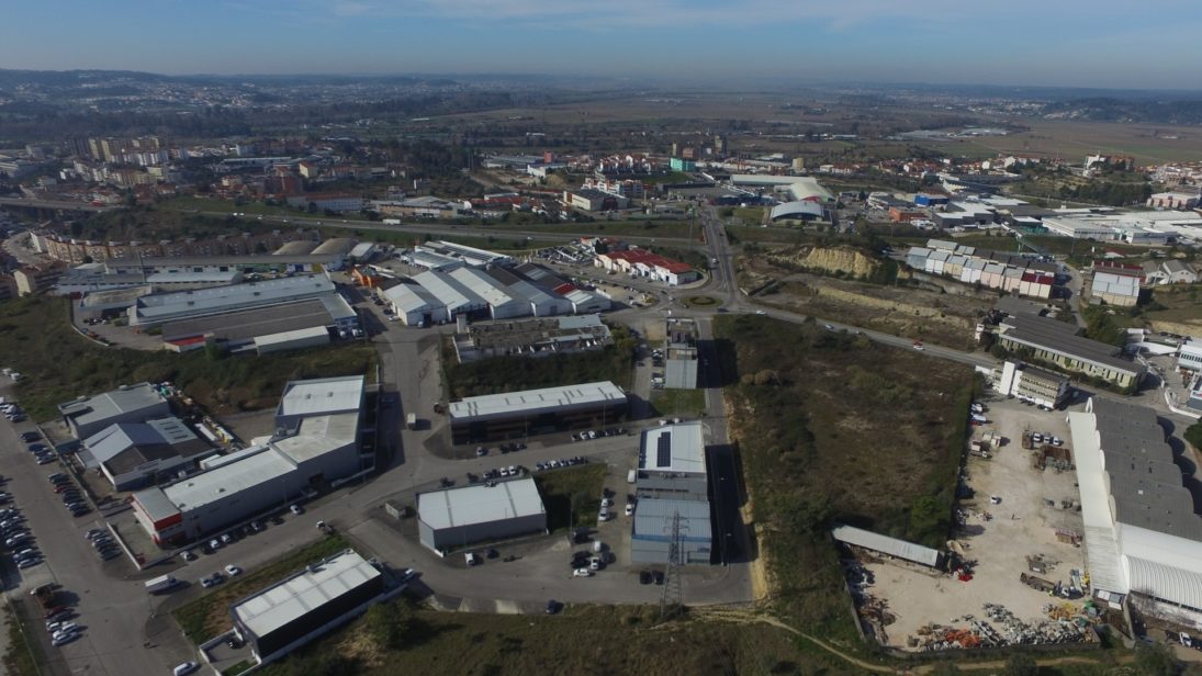 Câmara fixa preços de terrenos nos parques de Eiras e de Taveiro para ...