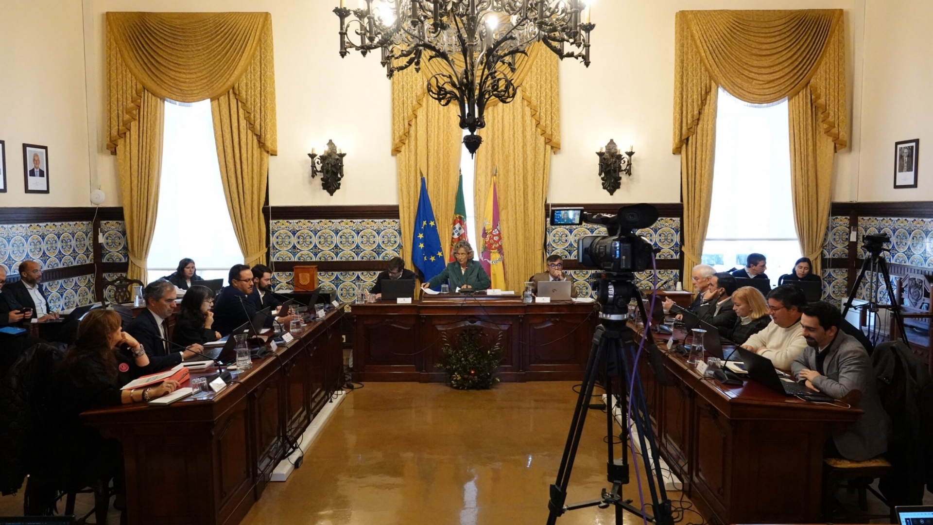 Nova viatura elétrica da APPACDM reforça transporte de utentes com ...