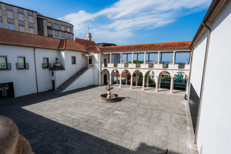 Museus e monumentos de Coimbra registam danos após tempestade Kristin ...